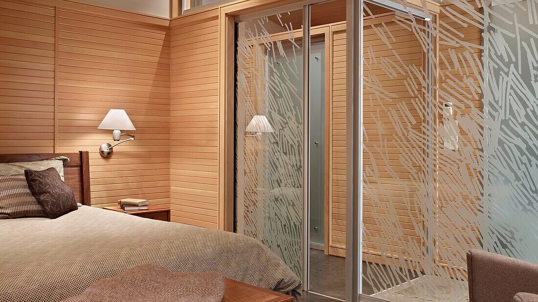 Fitted wardrobes, walk-in and built-in wardrobe solutions | Highlux